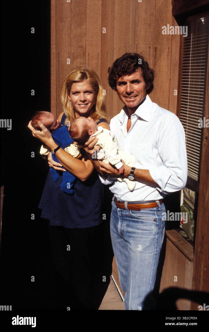 Dec. 01, 2009 - MEREDITH BAXTER with DAVID BIRNEY and their twins.F0155 ...