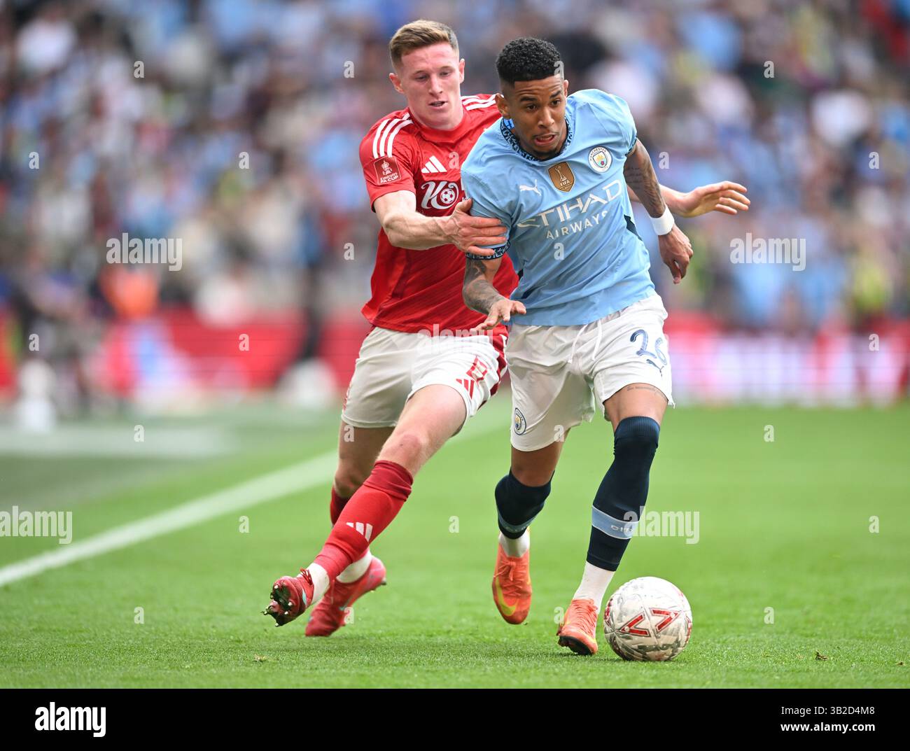 Wembley Stadium, London, UK. 27th Apr, 2025. FA Cup Semi Final Football ...