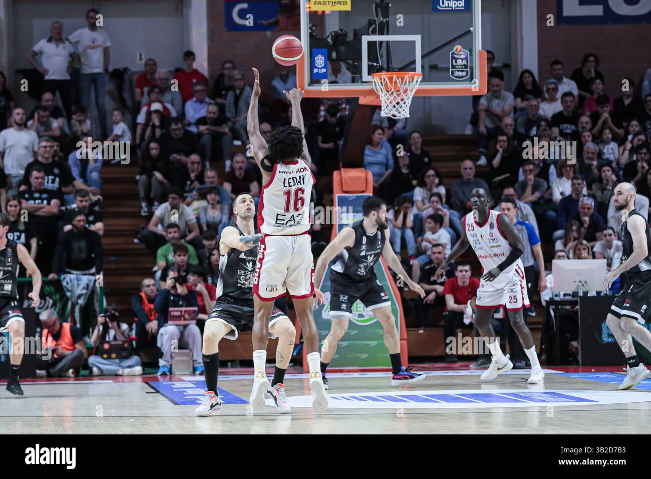 #16 Zach LeDay (EA7 Emporio Armani Milano) during Bertram Derthona ...