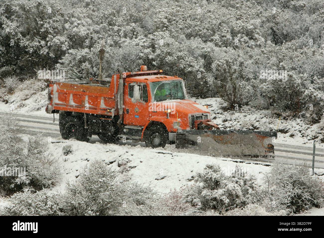 Snow plow clears off hi-res stock photography and images - Alamy