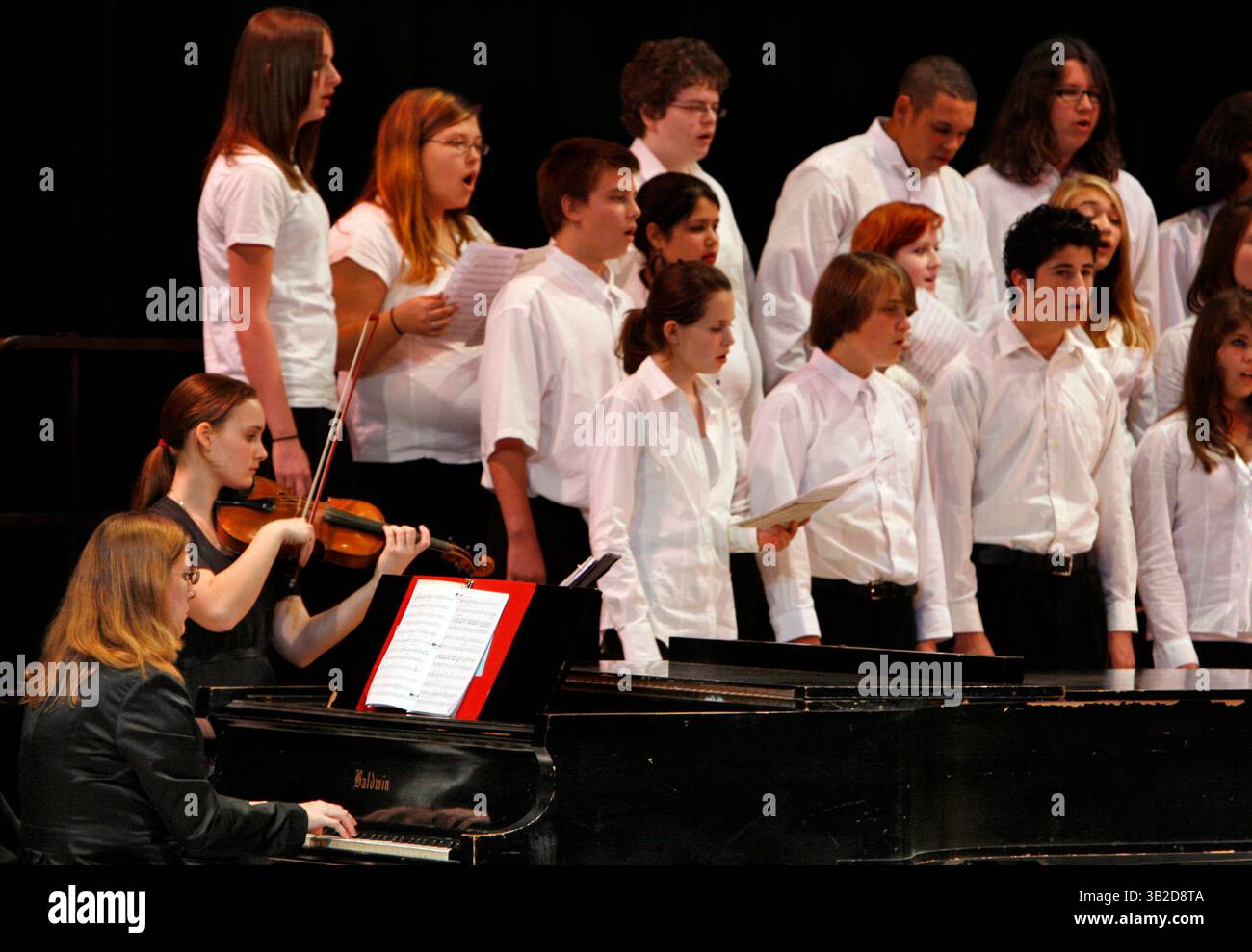 Mixed chorus hi-res stock photography and images - Alamy