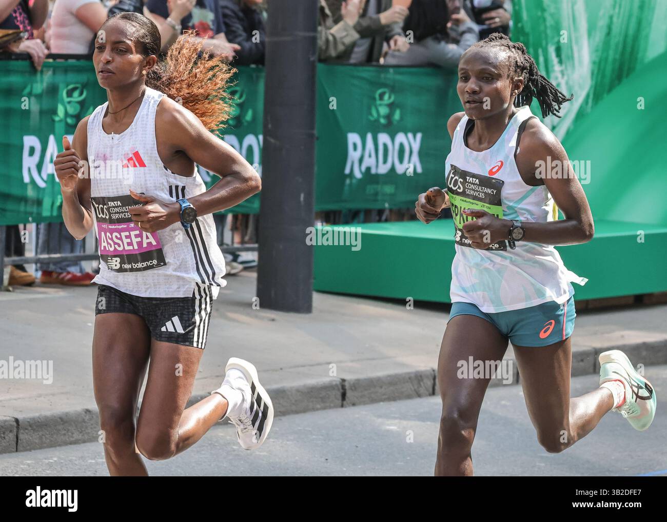 London, UK. 27th Apr, 2025. Tigst Assefa, Ethiopia, the later winner of ...