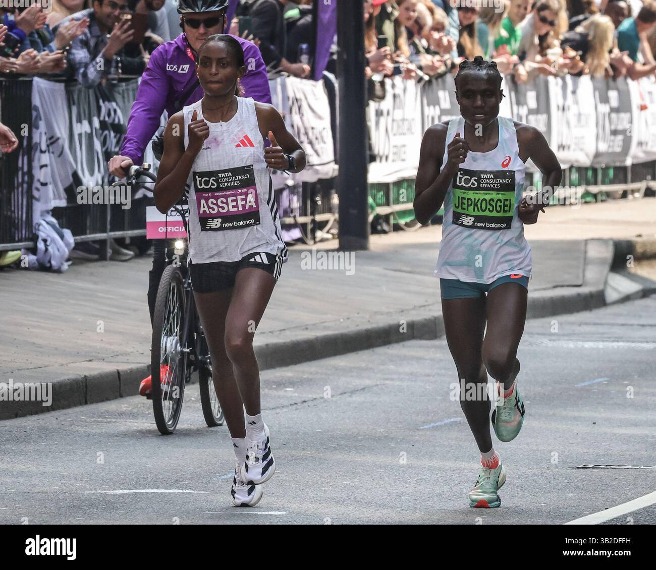 London, UK. 27th Apr, 2025. Tigst Assefa, Ethiopia, the later winner of ...