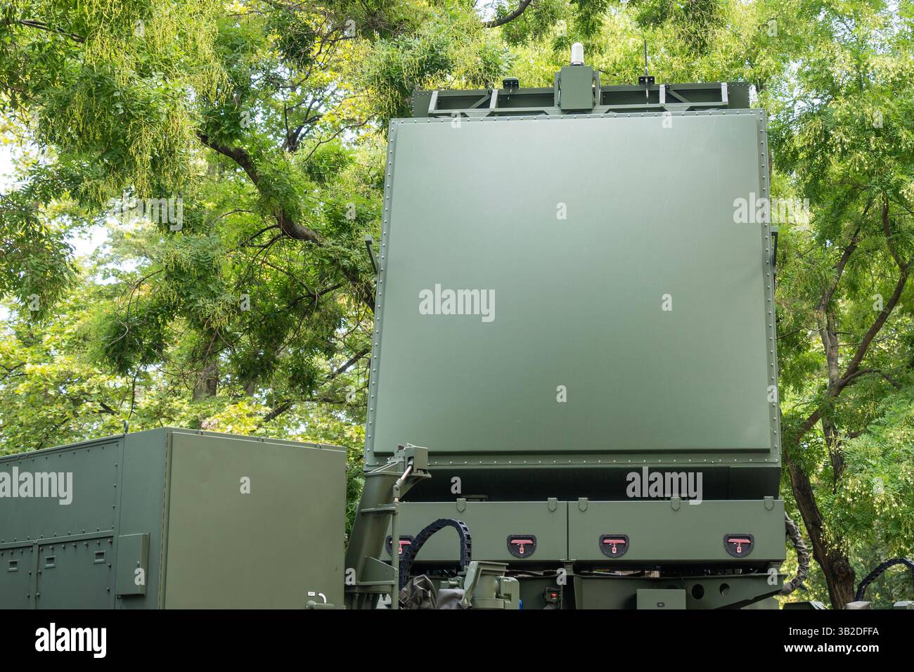 Israeli-developed ELM-2084 Military mobile radar system in a forested ...