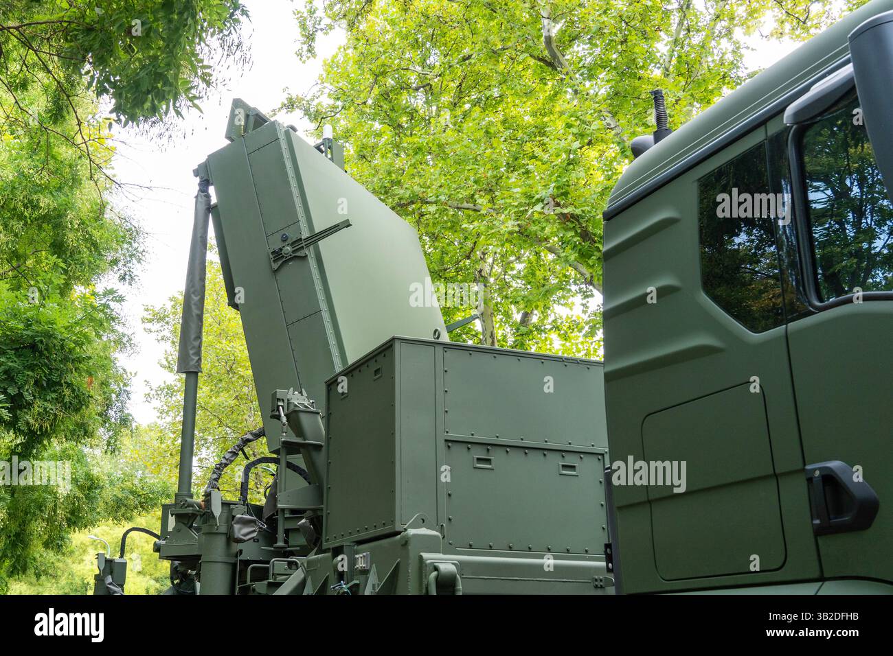 Israeli-developed ELM-2084 Military mobile radar system in a forested ...