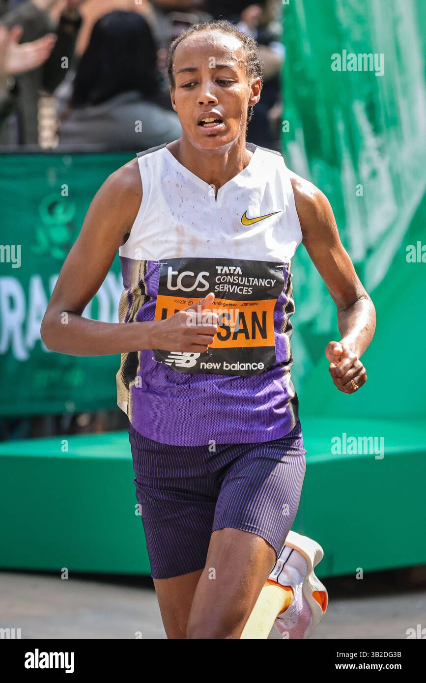 London, UK. 27th Apr, 2025. Olympic champion Sifan Hassan, Netherlands ...