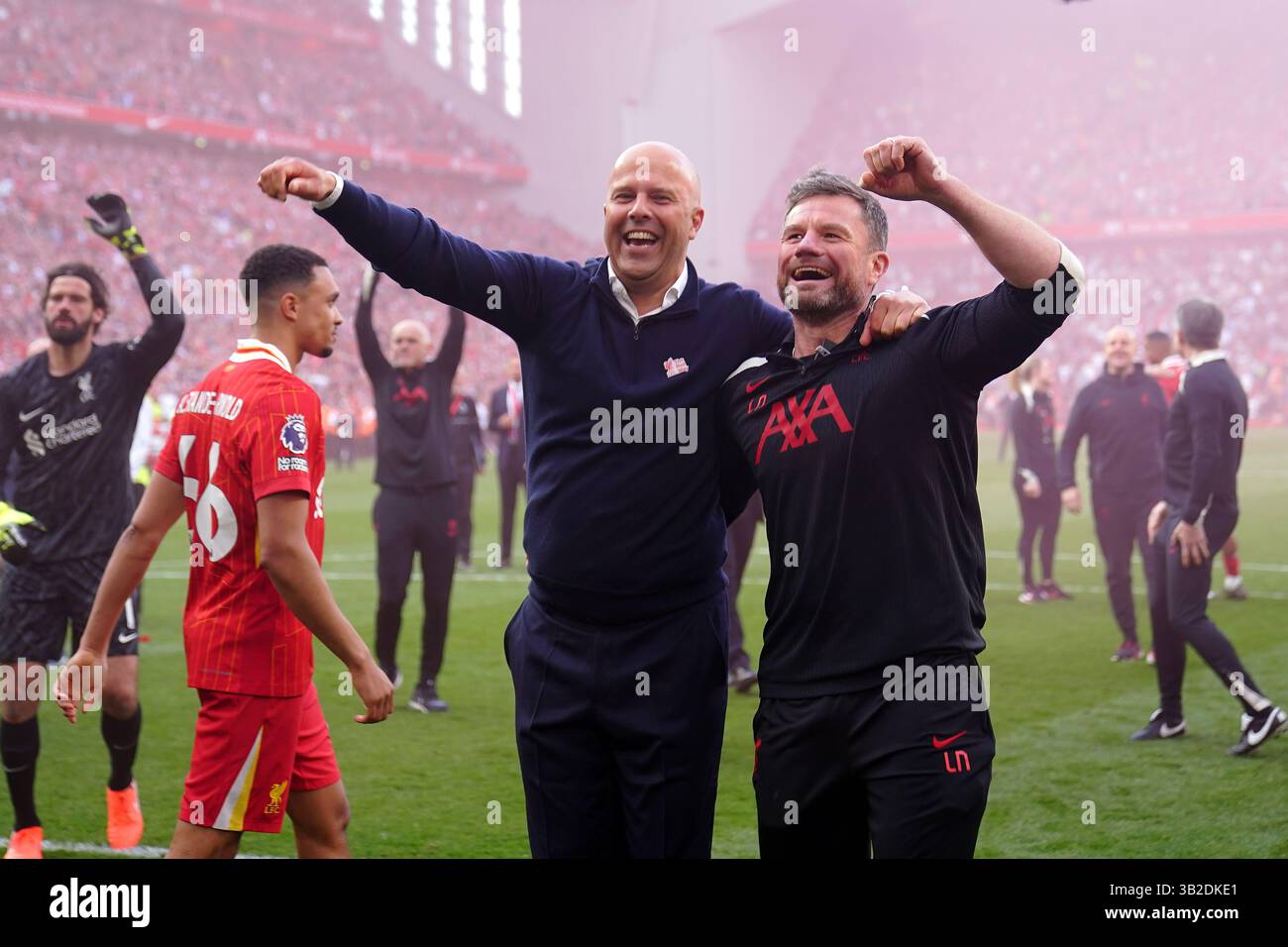 Liverpool premier league title slot hi-res stock photography and images ...