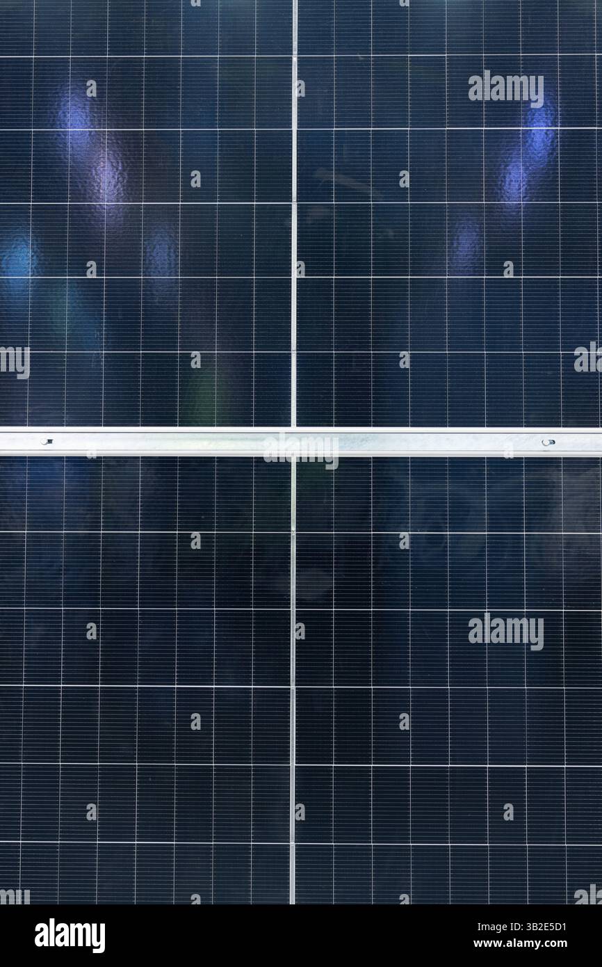 Monocrystalline solar panel hi-res stock photography and images - Alamy