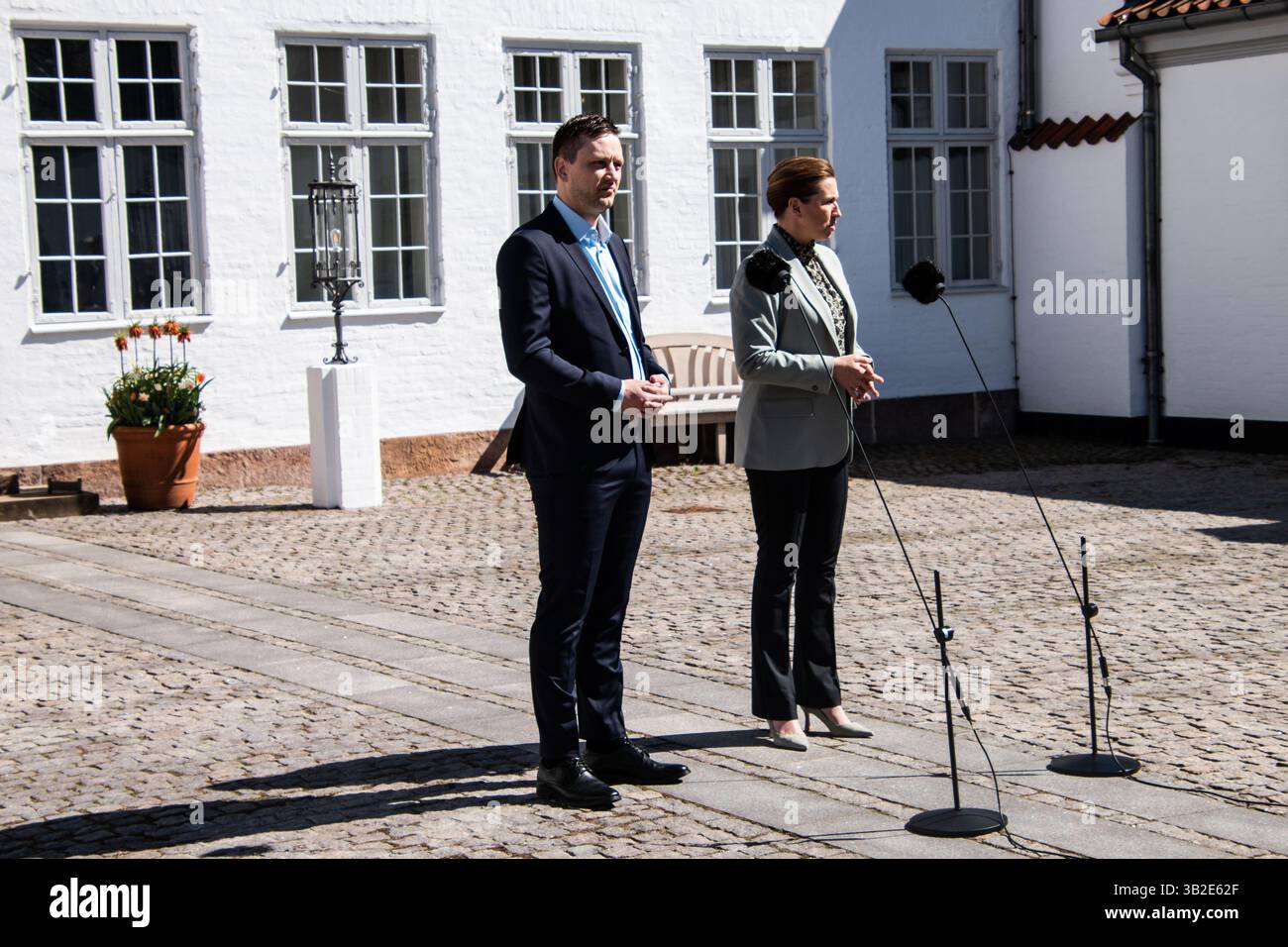 Kongens Lyngby, Denmark. 27th Apr, 2025. Prime Minister Mette Frederiksen (R) and Prime Minister ...