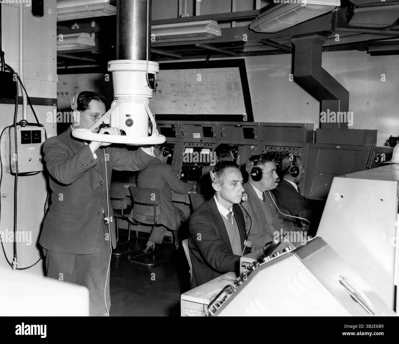 Satellite rocket european Black and White Stock Photos & Images - Alamy