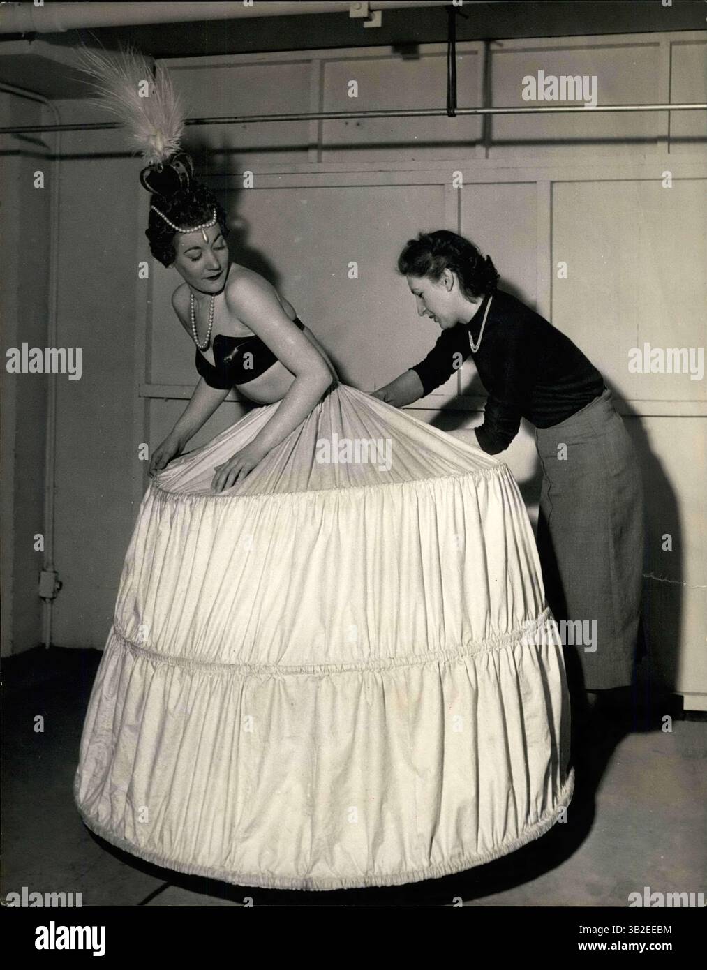Mar. 31, 2012 - Dressing A Queen When she Is In She can't Get Out ...