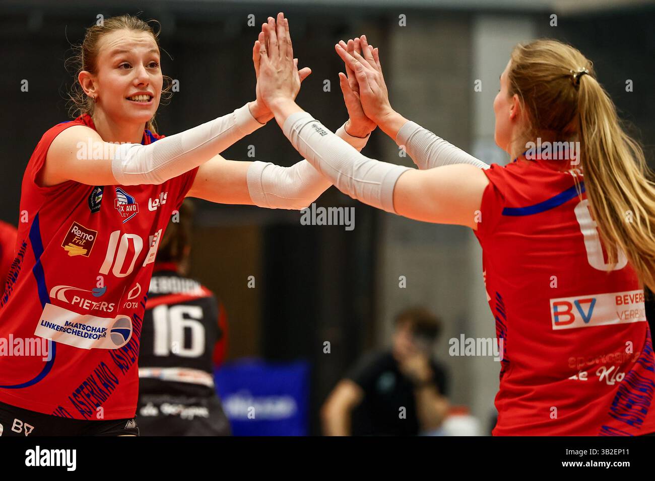Beveren, Belgium. 27th Apr, 2025. Asterix's Helena Gilson and Asterix's ...