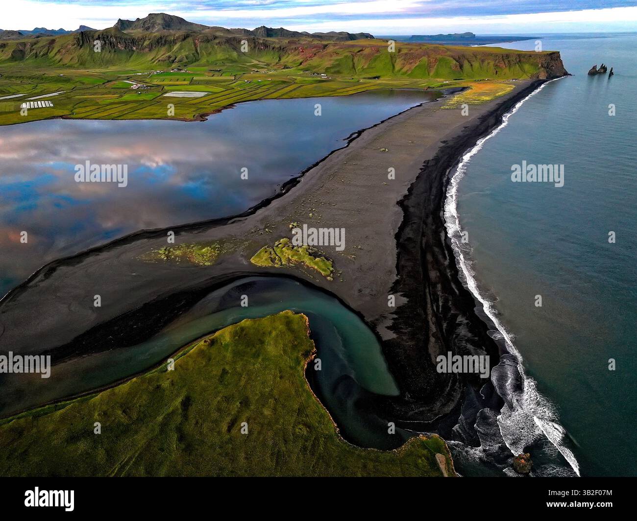 Aerial view unique black hi-res stock photography and images - Alamy