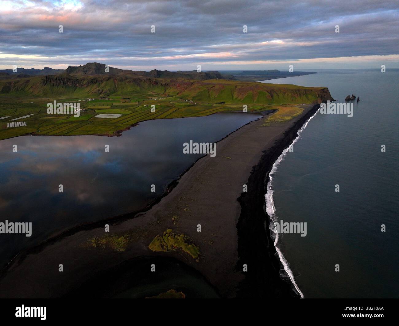 Aerial view unique black hi-res stock photography and images - Alamy