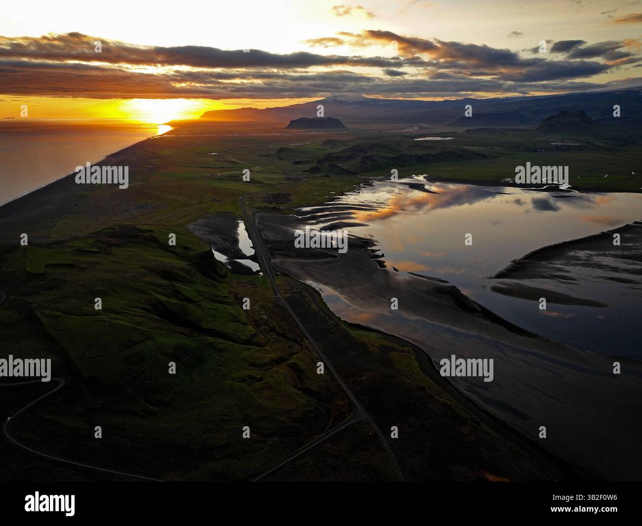 Aerial view unique black hi-res stock photography and images - Alamy