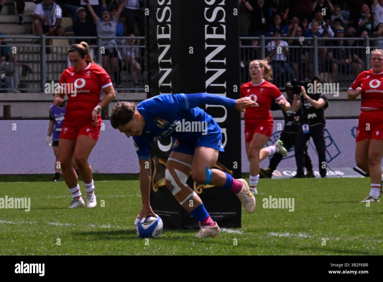 Parma, Italy. 27th Apr, 2025. Try of Sofia STEFAN ( Italy ) during the match Italy vs Galles at ...