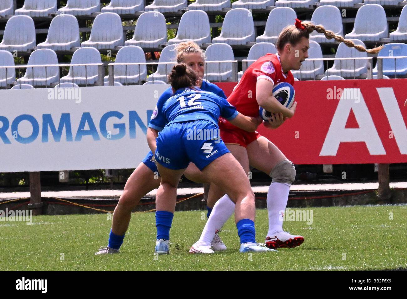 Parma, Italy. 27th Apr, 2025. Tackle of Beatrice RIGONI ( Italy ...