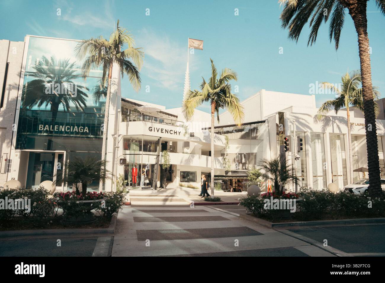 La Brea Bakery – Iconic Urban Bakery with Palm Trees & Blue Sky Stock ...