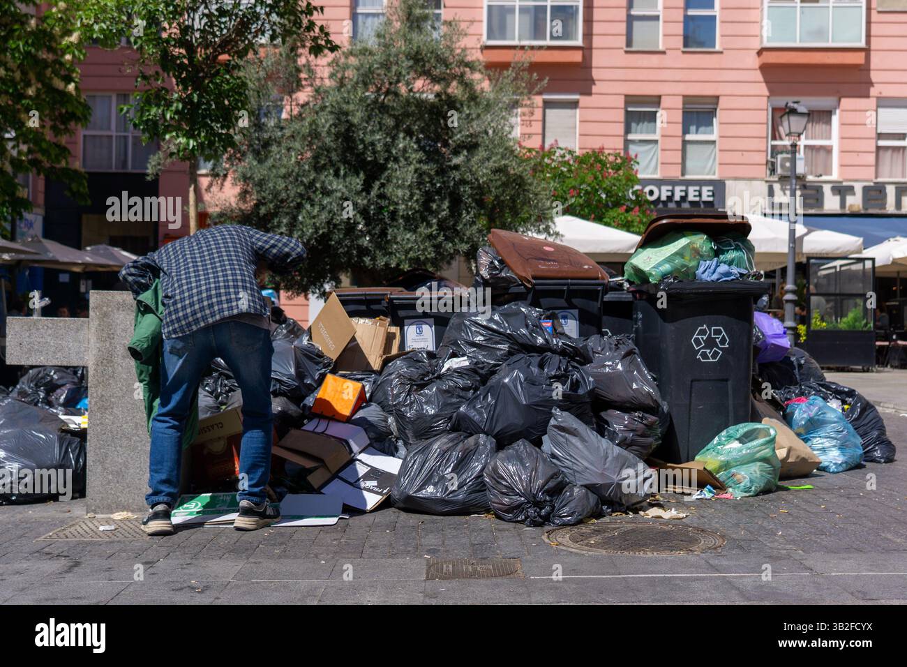 Recogida basuras hi-res stock photography and images - Alamy