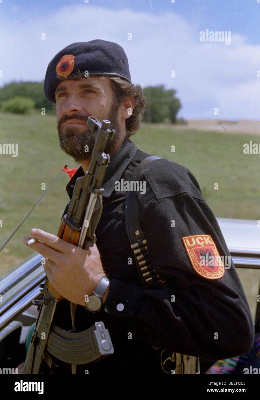 Kosovo liberation army 1998 hi-res stock photography and images - Alamy
