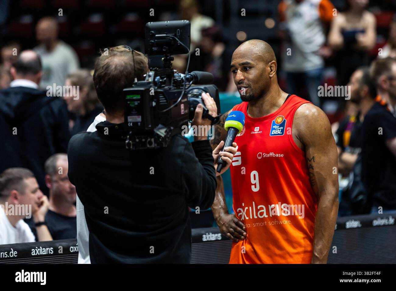 27.04.2025, Niners Chemnitz - Alba Berlin. DeAndre Lansdowne (Niners ...