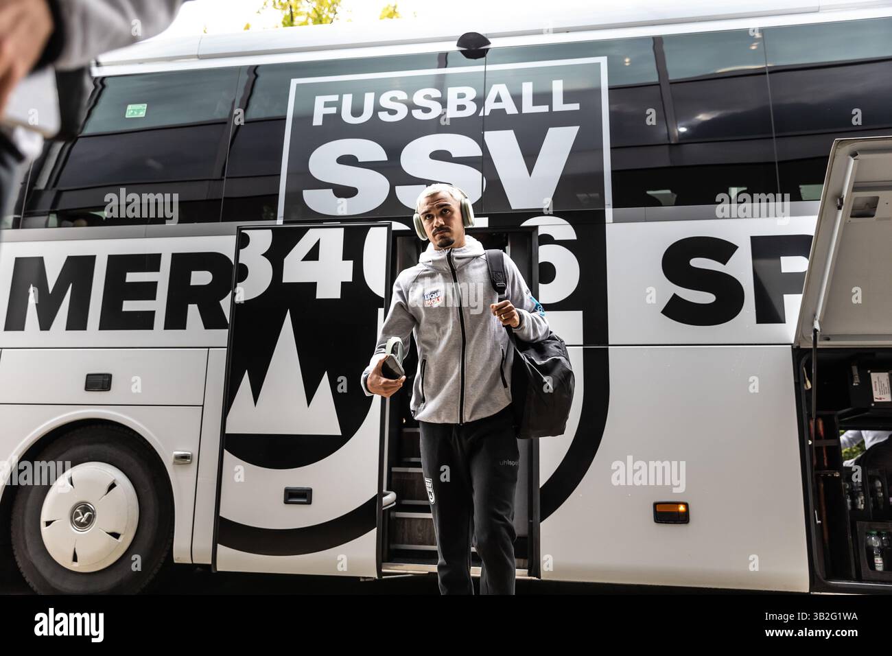 #21 Oliver Batista Meier (SSV Ulm 1846 Fußball) Busankunft DFL ...
