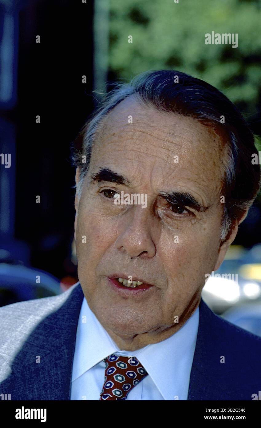 Bob dole 1995 hi-res stock photography and images - Alamy