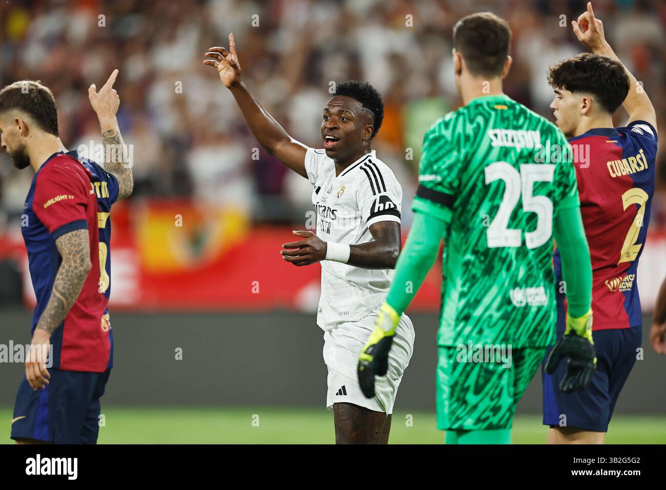 Sevilla, Spain. 27th Apr, 2025. Vinicius Junior (Real) Football/Soccer ...