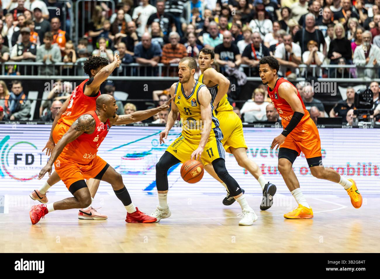 27.04.2025, Niners Chemnitz - Alba Berlin. Matt Thomas (Alba Berlin ...