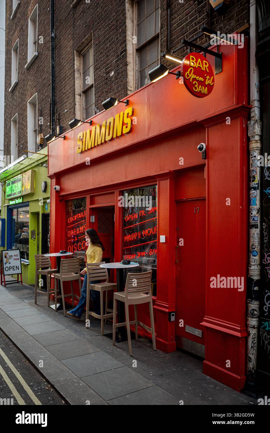 London simmons cocktail bar hi-res stock photography and images - Alamy