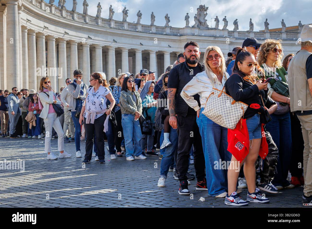 Pope francis last homage hi-res stock photography and images - Alamy