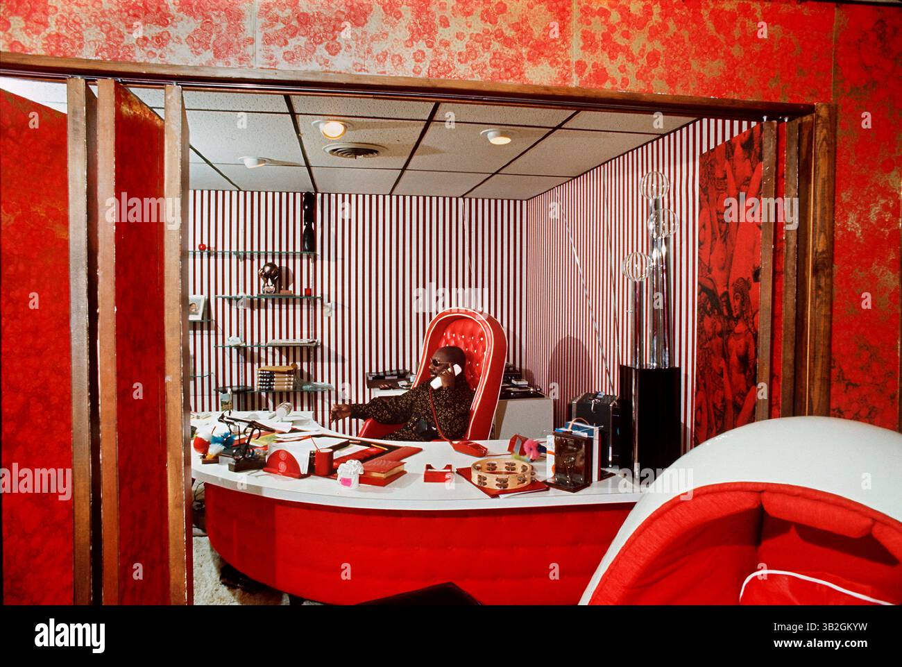 Jan. 1, 1971 - Memphis, TN, U.S. - Isaac Hayes, 28, in his Stax Record ...