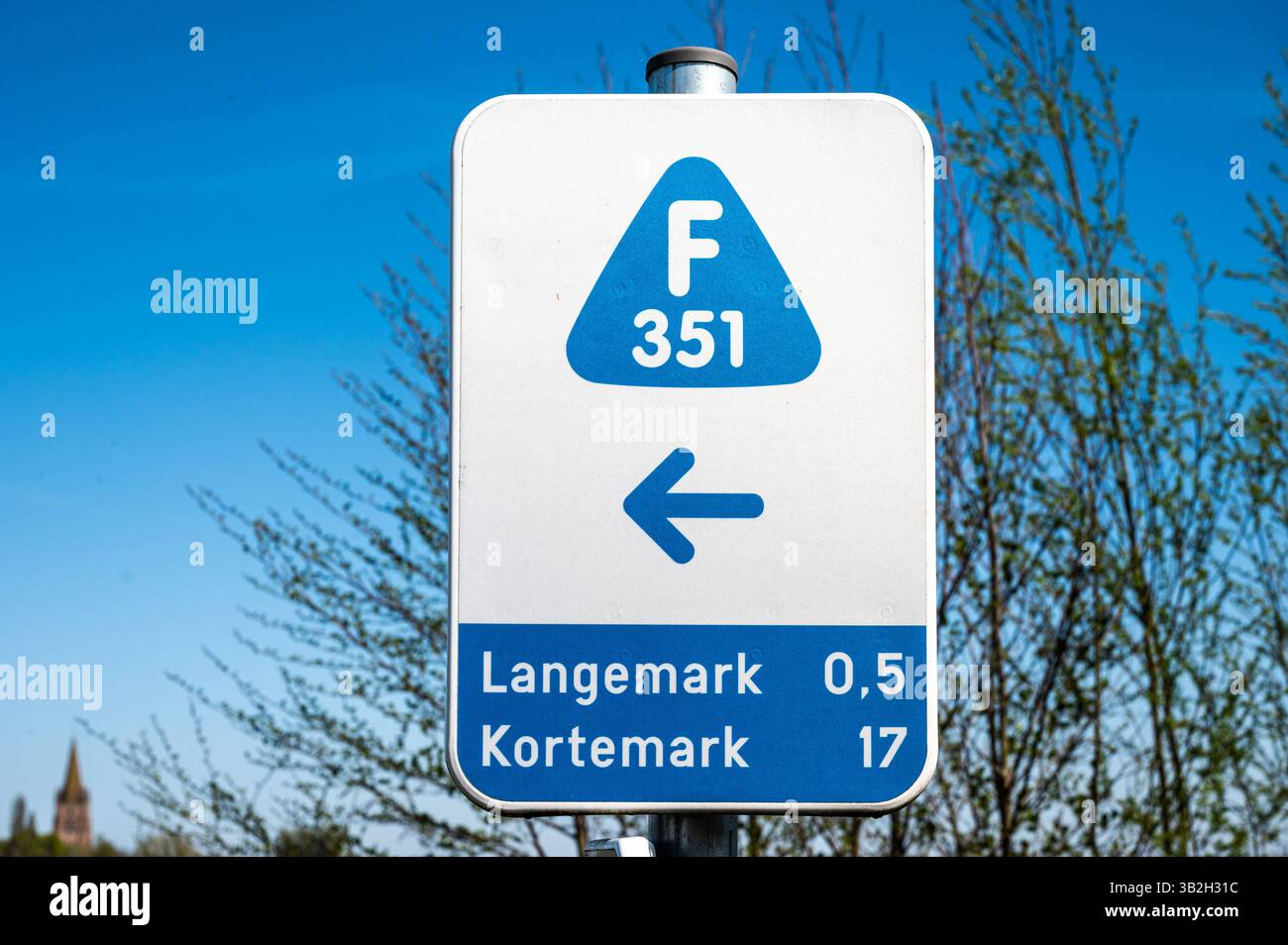 Sign of the F 351 fast cycling track in Langemark - Poelkapellen, Ieper ...