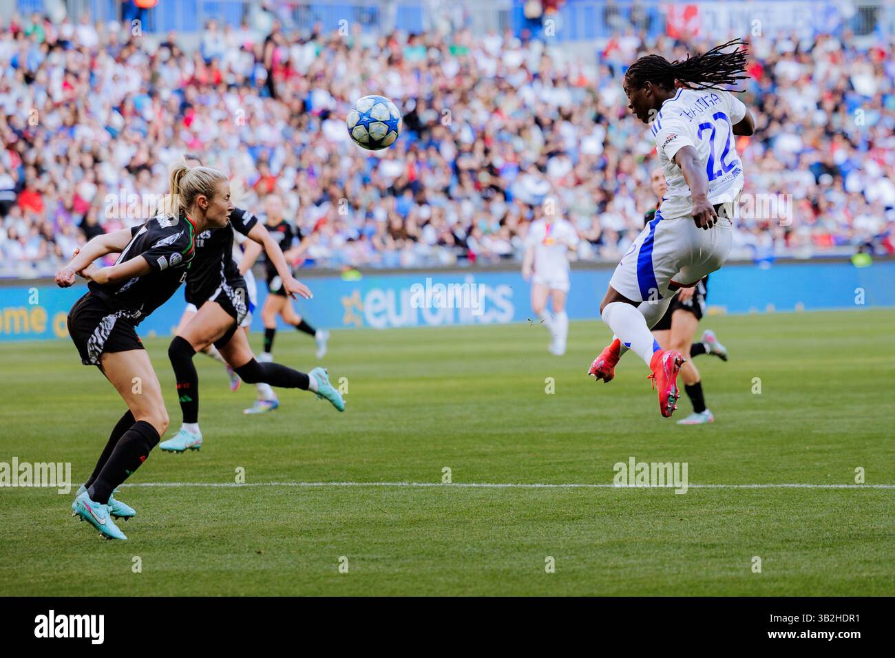 Lyon, France. 27th Apr, 2025. Lyon, France Tabitha Chawinga (22 ...