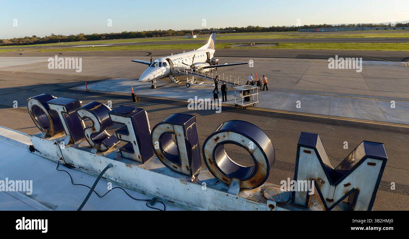 Modesto city county airport hi-res stock photography and images - Alamy