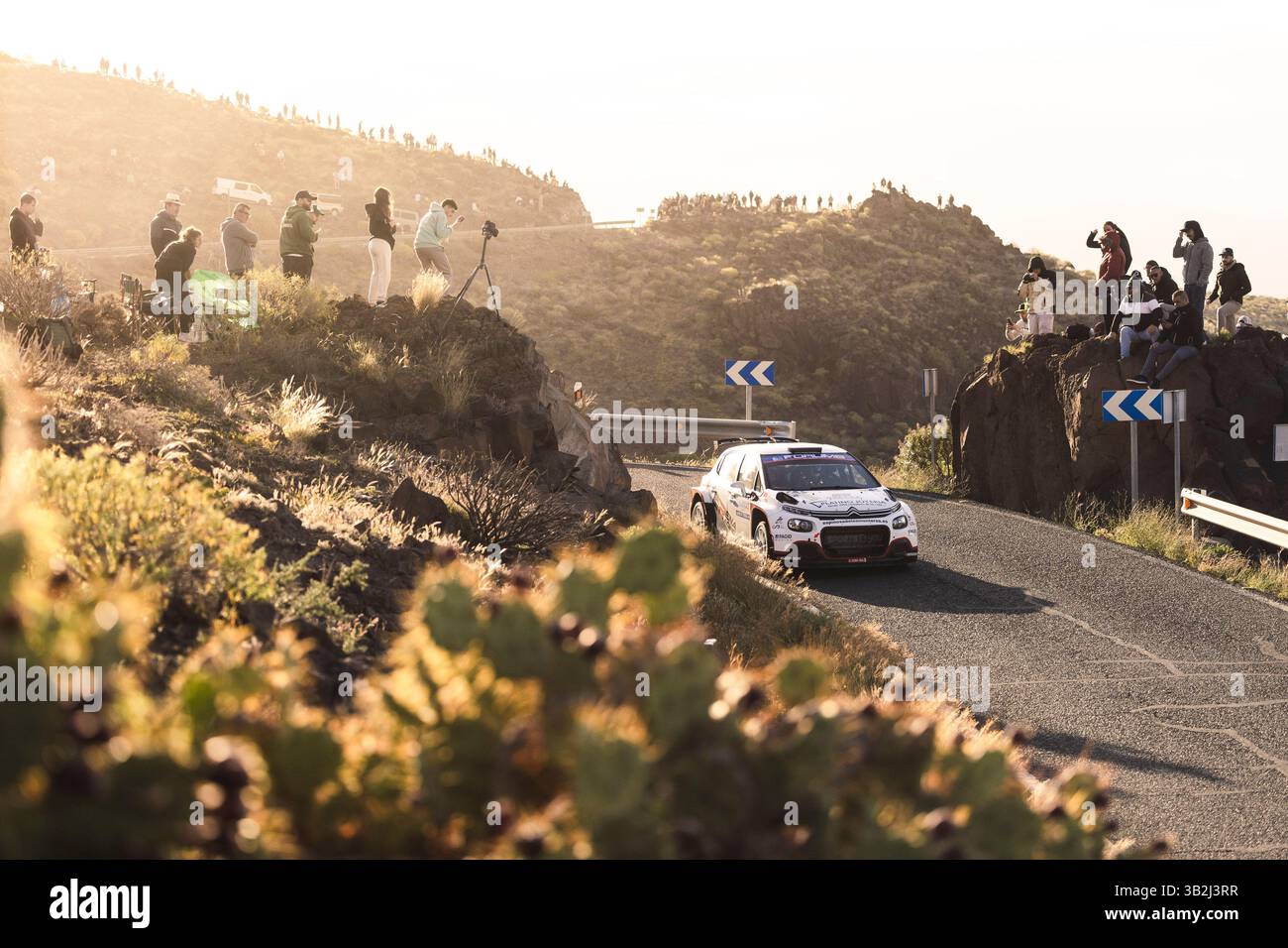 Las Palmas, Espagne. 27th Apr, 2025. 34 Efrén LLARENA, Sara FERNÁNDEZ ...