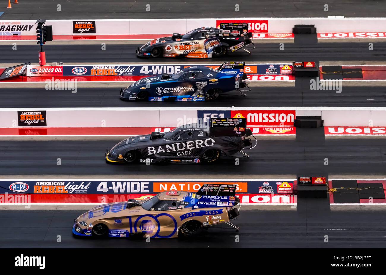 870 horsepower hi-res stock photography and images - Alamy