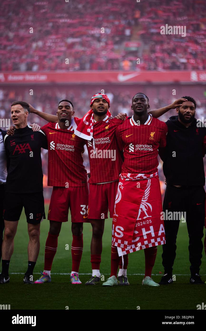 Liverpool, UK. 27th Apr, 2025. Liverpool players celebrate winning ...