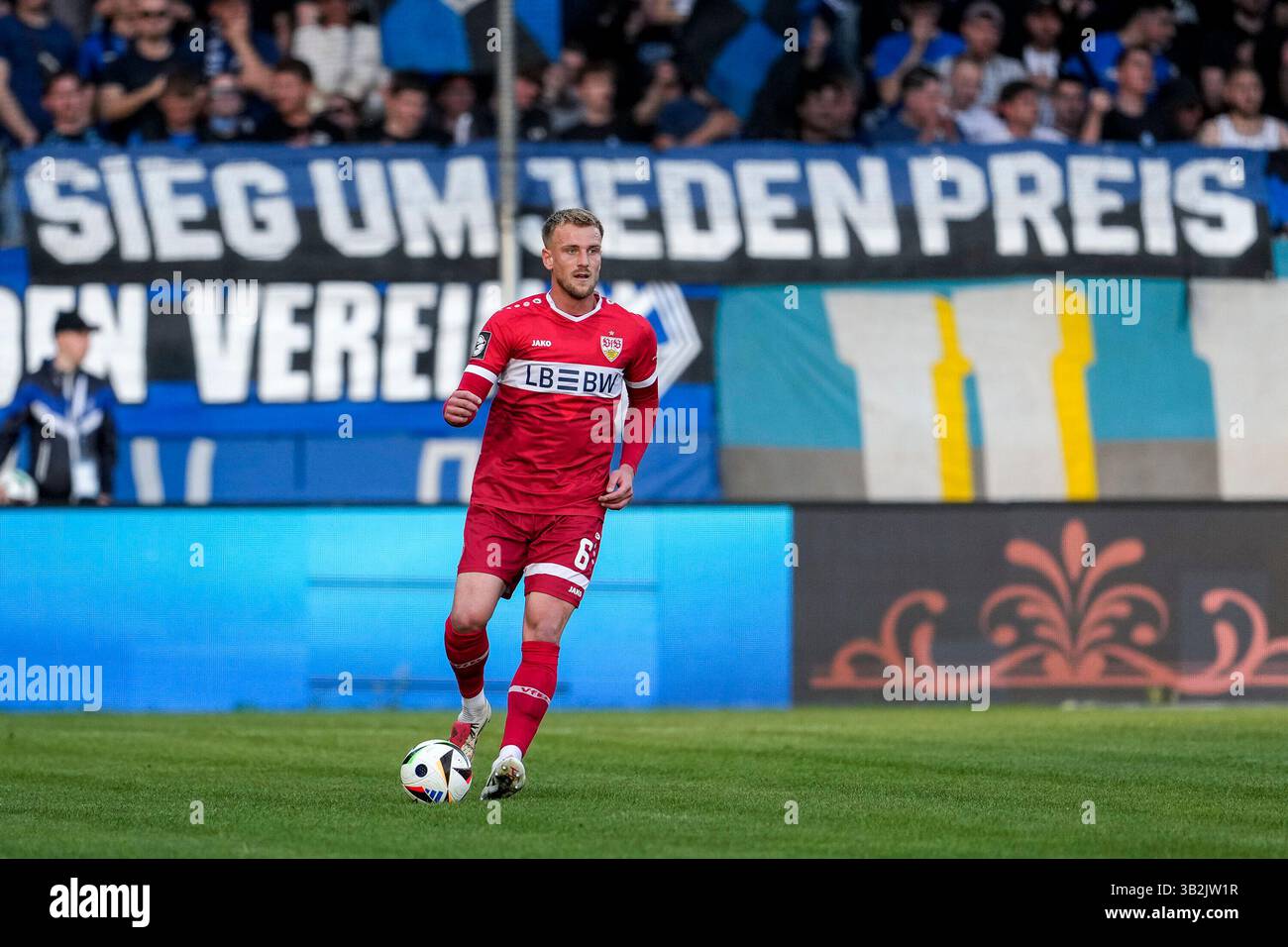 Mannheim, Deutschland. 27th Apr, 2025. Alexander Groiß (Groiss, VfB II ...