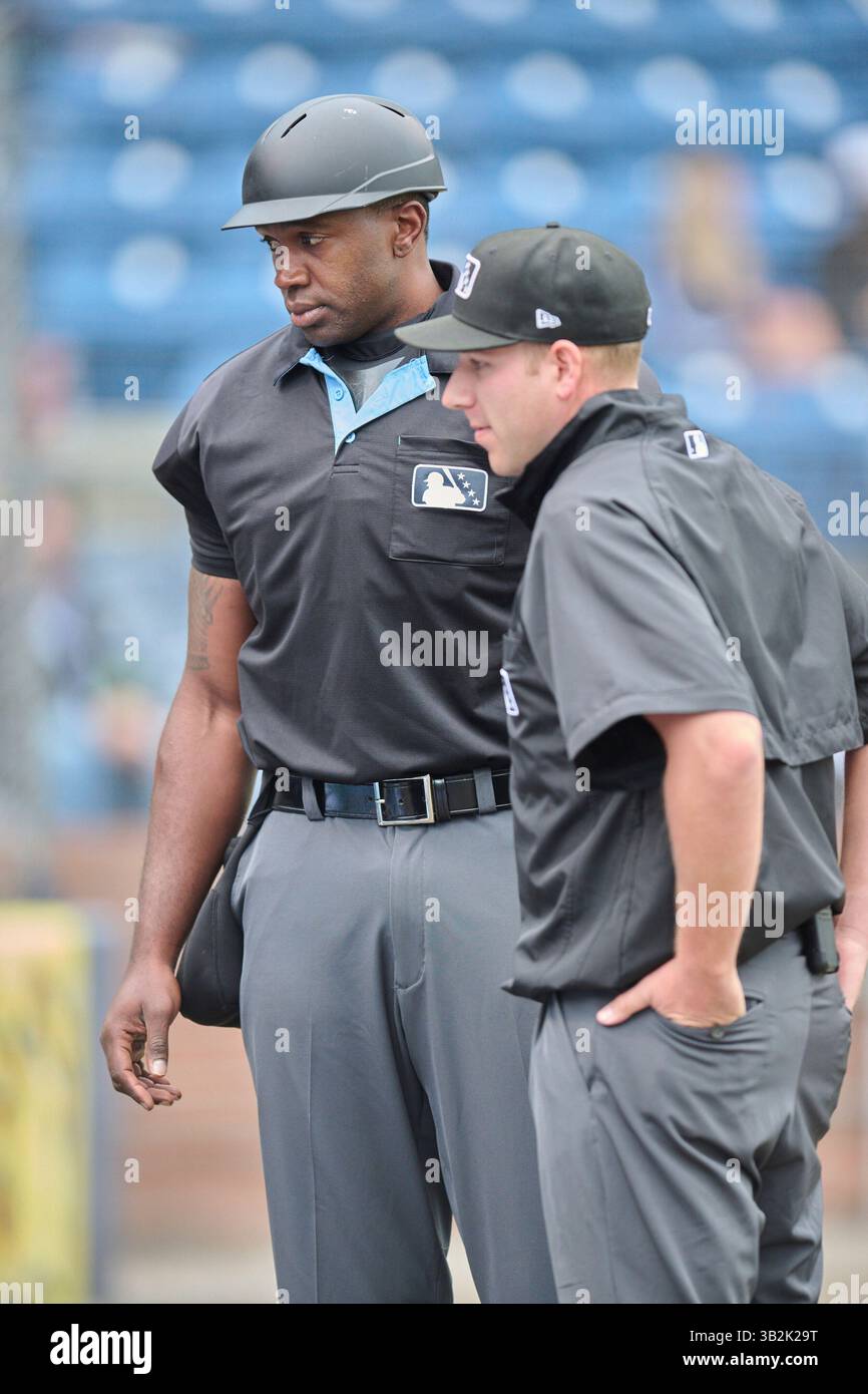 Home plate umpire Larry Pettis and umpire David Saball during a game ...