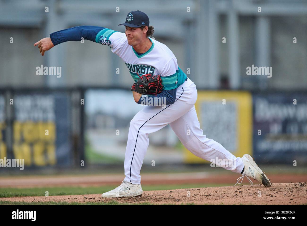 Asheville Tourists pitcher Matthew Linskey (40) delivers a pitch during ...