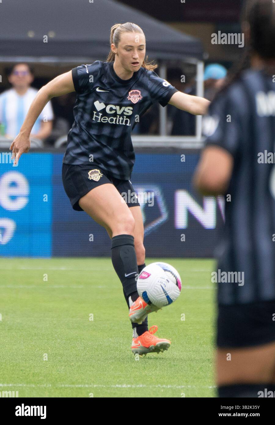 WASHINGTON, DC - APRIL 26: Washington Spirit defender Tara McKeown (9 ...