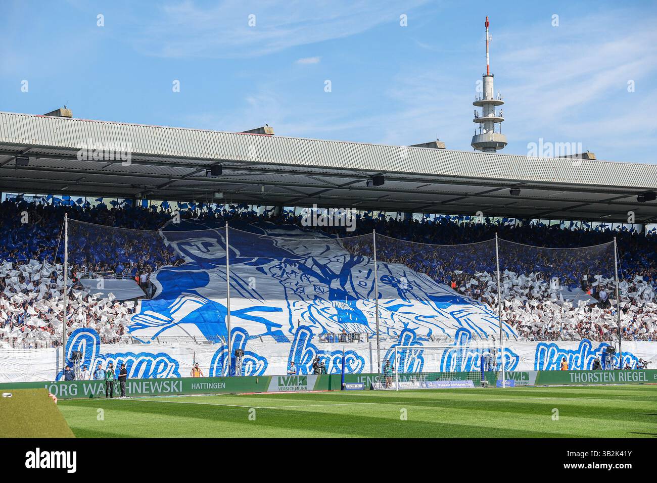Bochum, Deutschland. 27th Apr, 2025. 1. Bundesliga - VfL Bochum - 1. FC ...