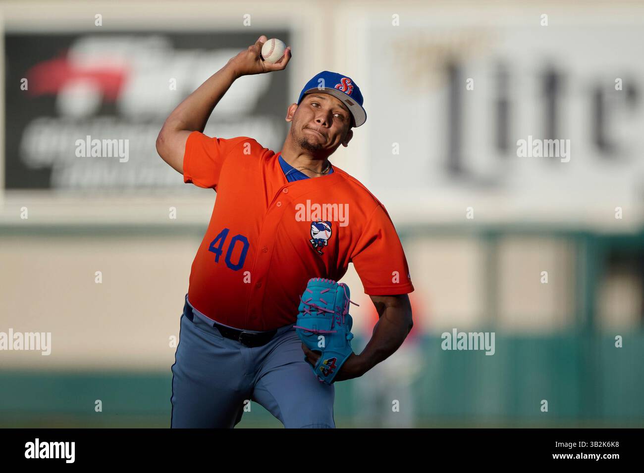 St. Lucie Mets pitcher Raimon Gomez (40) delivers a pitch during an ...