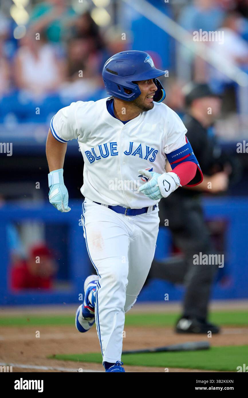 Dunedin Blue Jays Alexis Hernandez (11) running the bases during an ...