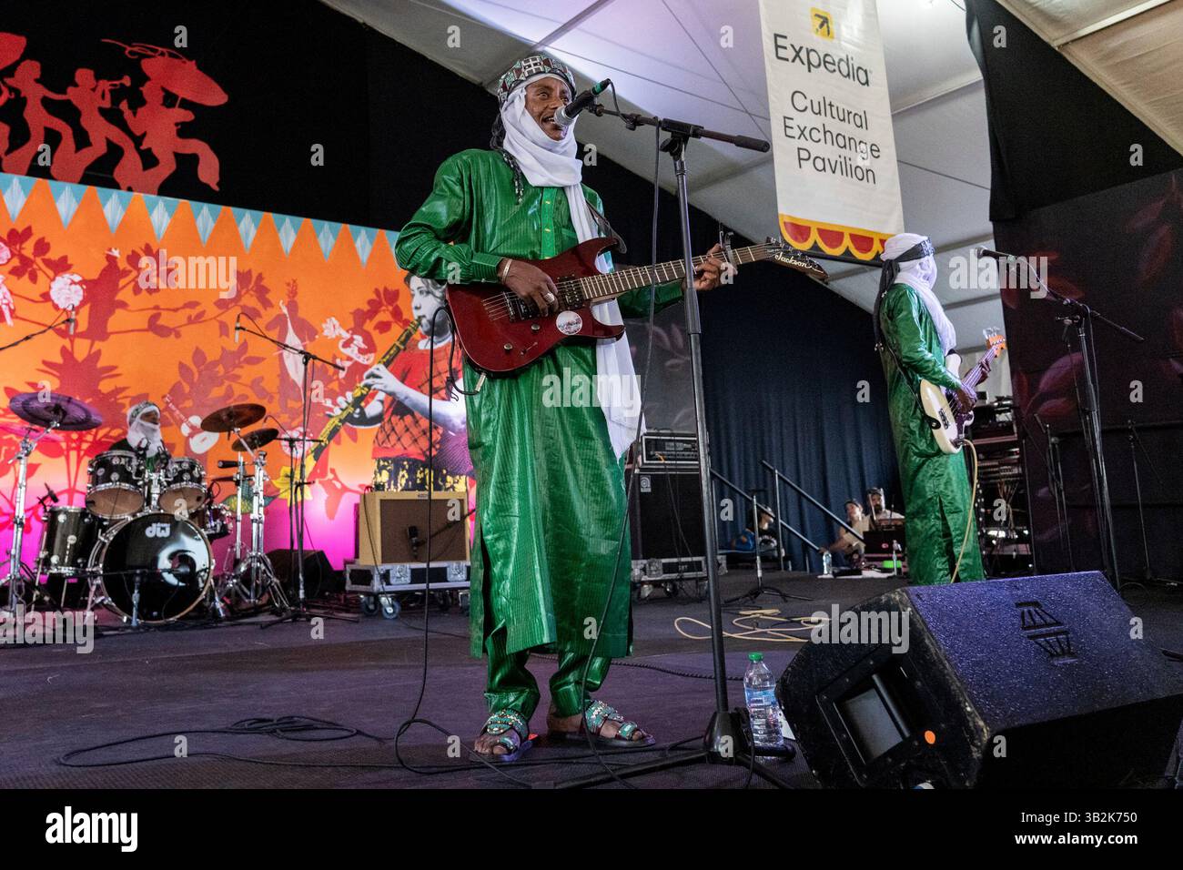 Moussa "Abindi" Ibra of Etran de L'Air of Niger performs during the ...