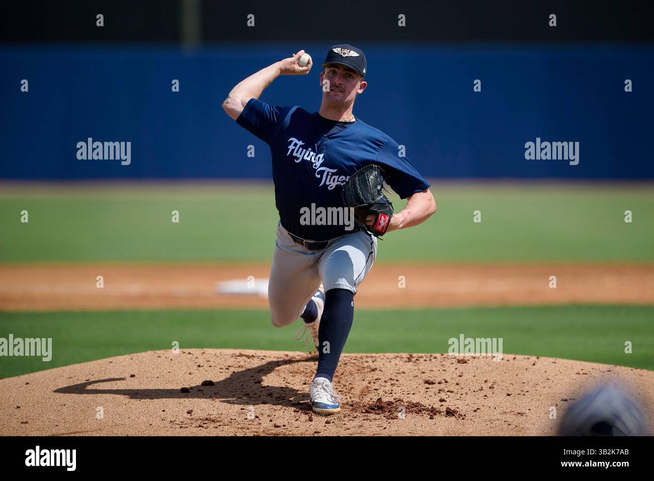 Lakeland Flying Tigers pitcher Josh Randall (32) delivers a pitch ...