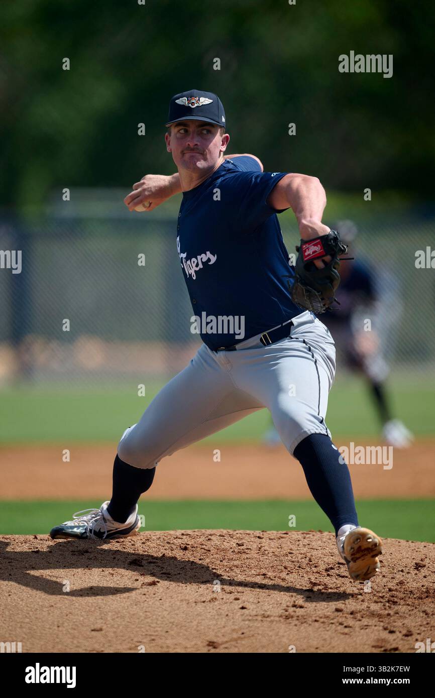 Lakeland Flying Tigers pitcher Josh Randall (32) during an MiLB Florida ...
