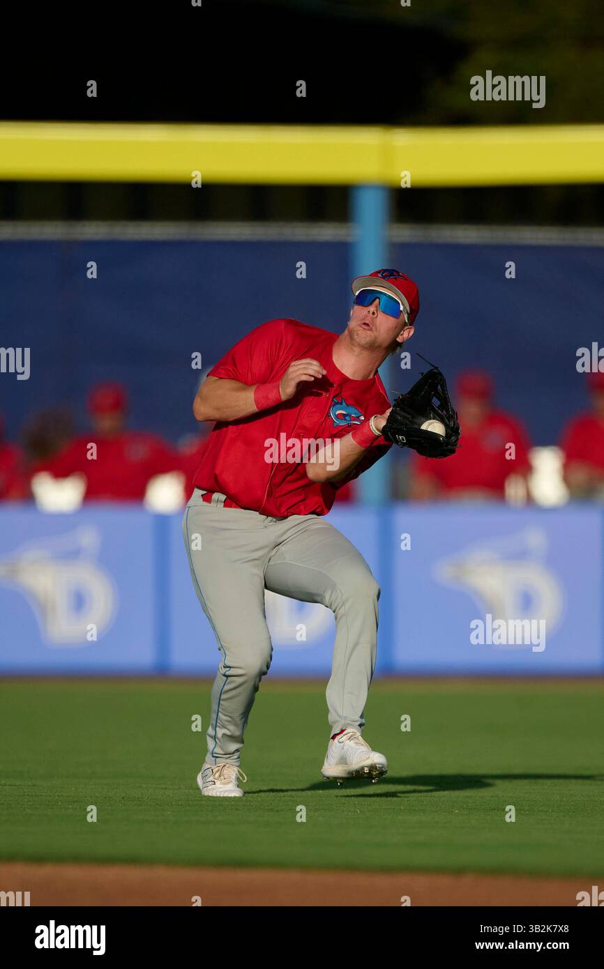 Clearwater Threshers outfielder Joel Dragoo (7) catching a fly ball ...