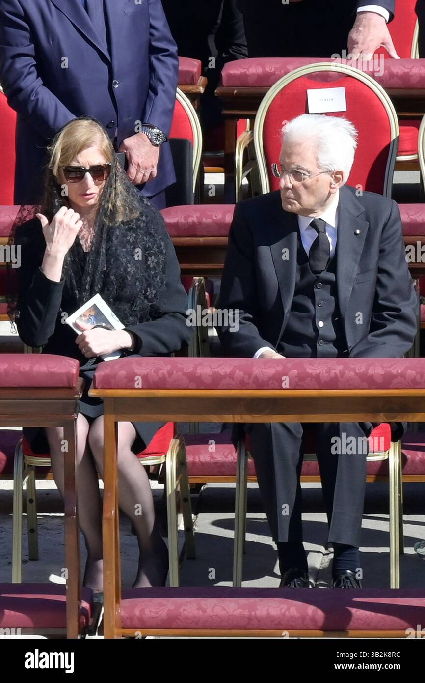 Vatican, Vatican. 26th Apr, 2025. President Sergio Mattarella (r) and ...